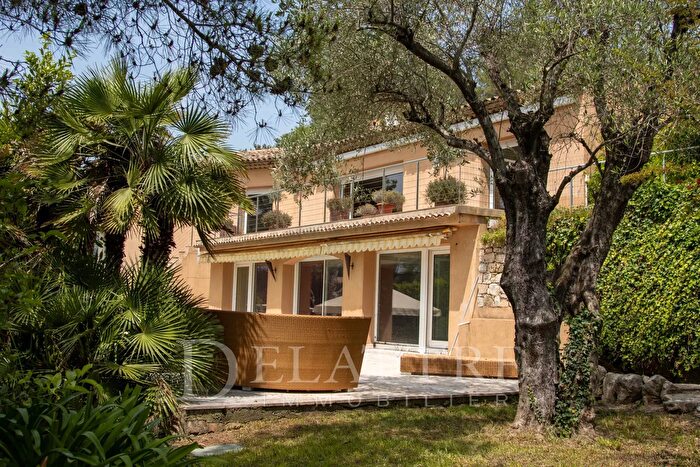 Maison à vendre - Roquefort-les-Pins - 10 pièces - 5 chambres