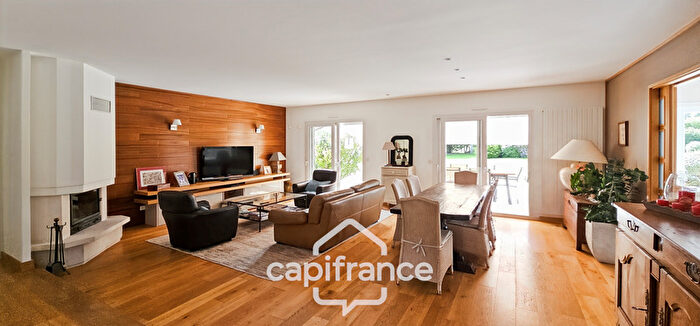 Maison à vendre - Bellerive-sur-Allier - 7 pièces - 4 chambres