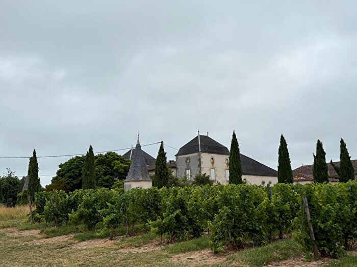 Maison 12 pièces à Massugas, à vendre
