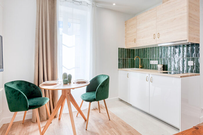 Appartement à louer - Levallois-Perret, Collange - 1 pièce