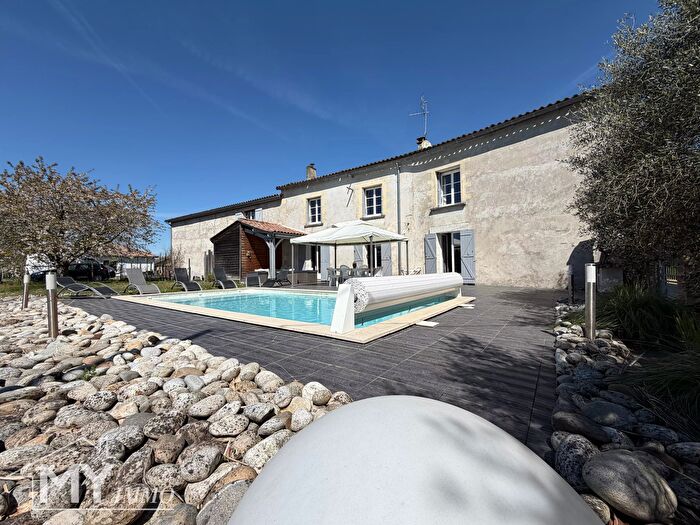 Maison à vendre - Saint-Antoine-de-Breuilh - 9 pièces - 6 chambres