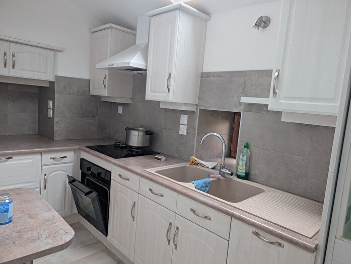 Maison à louer - Haute-Rivoire - 4 pièces - 3 chambres