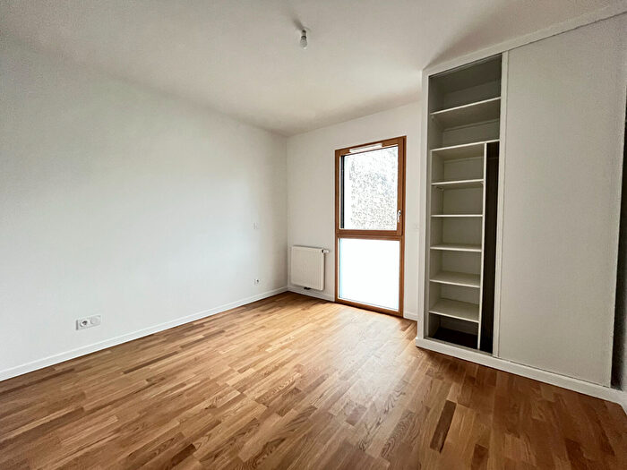 Appartement à louer - Aubervilliers, Villette, Quatre-Chemins - 4 pièces - 1 chambre