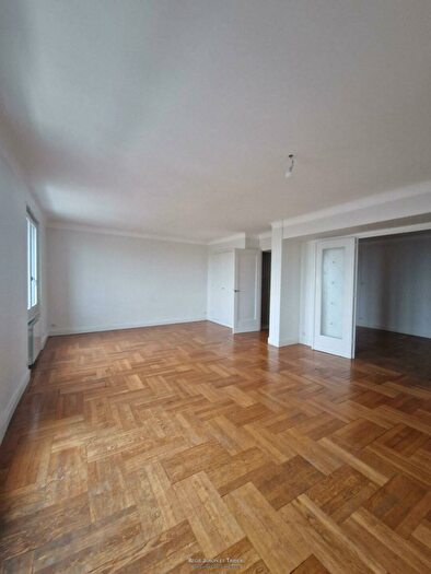 Appartement à louer - Montchat, Lyon ème arrondissement - 5 pièces - 4 chambres