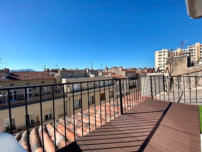 Appartement 1 pièce à Marseille 1er, Chapitre, à louer