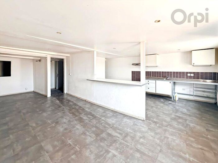 Centre Ville-La Baume-Le Gand, Sisteron : Appartement 2 pièces à louer