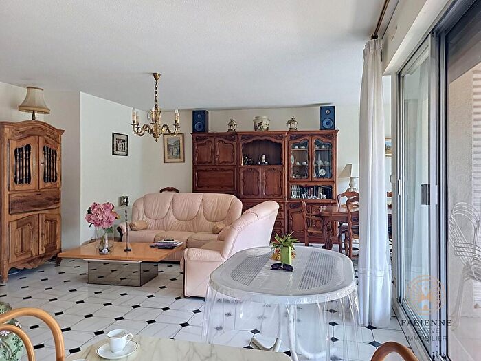 Appartement 4 pièces à Châteaurenard, Centre-ville, à vendre