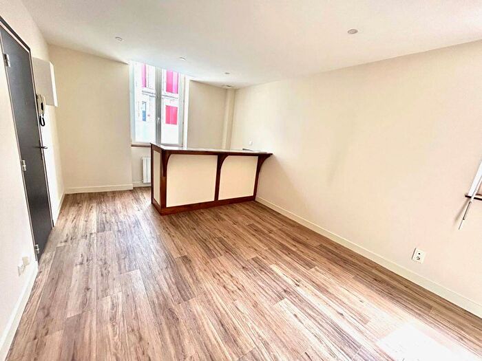 Appartement à louer - Saint Martin, Périgueux - 1 pièce