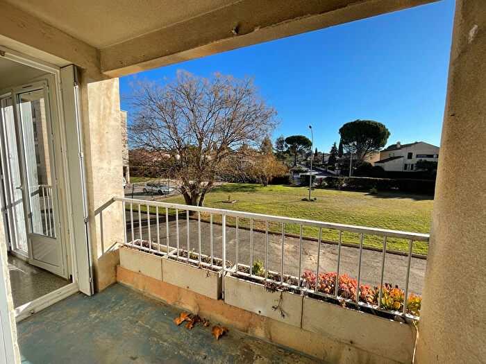 Appartement à louer - Pertuis, Centre-ville, Fours à Chaux, Claret - 3 pièces - 2 chambres