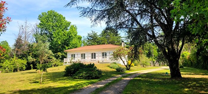 Saint-Denis-de-Pile : Maison 4 pièces à vendre