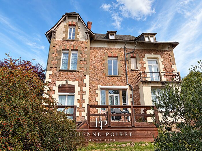 Maison 11 pièces à vendre - Marcillac-la-Croisille
