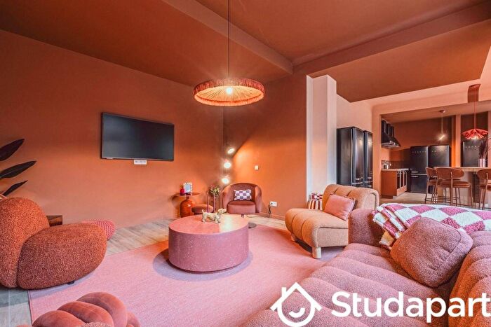 Appartement à louer - Cimetiere, Créteil - 1 pièce - 12 chambres