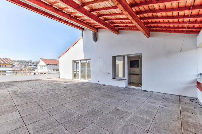 Maisons à vendre et appartements à louer - 1