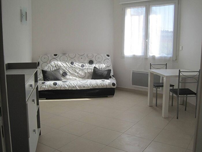 Appartement à louer - Saint Jean, Saint-Quentin - 1 pièce