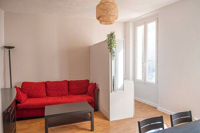 Appartement à louer - Centre Ancien, Draguignan - 2 pièces - 1 chambre