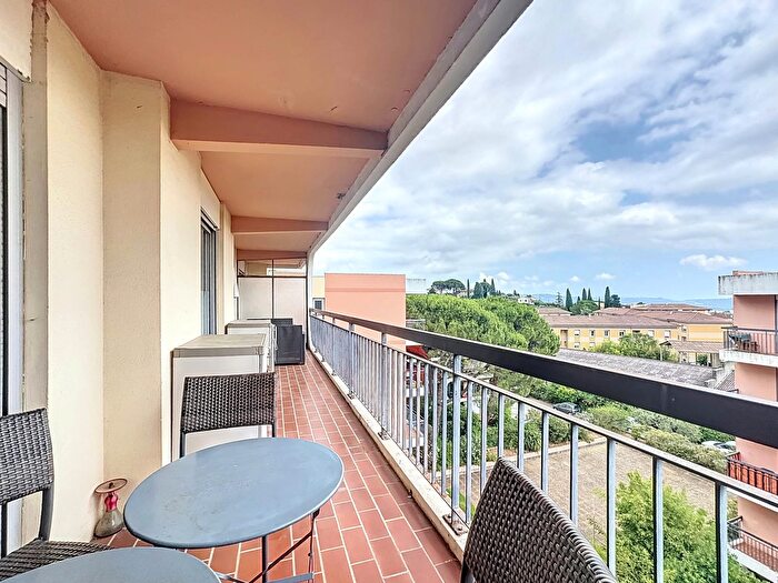 Appartement à vendre - Grasse, Saint-Claude - 2 pièces - 1 chambre