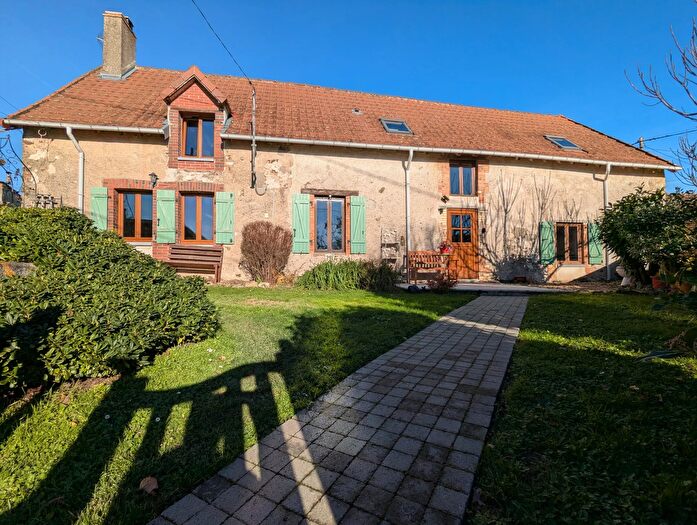 Maison à vendre - Brigueil-le-Chantre - 8 pièces - 3 chambres