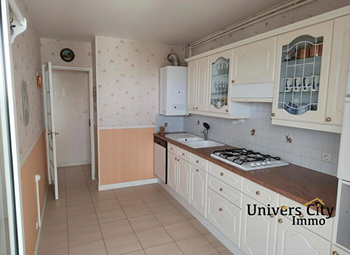 Appartement 4 pièces à Nantes, Longchamp, Rond-Point de Rennes, Perverie, Américains, à vendre
