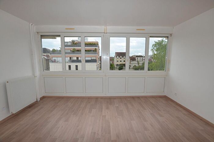 Juvisy-sur-Orge, Centre-ville, Entrevoies, Seine : Appartement 1 pièce à vendre