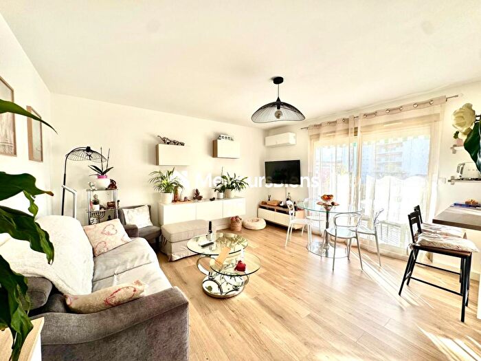 Saint-Raphaël, Centre-ville : Appartement 2 pièces à vendre