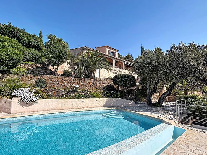 Maison à vendre - Cavalaire-sur-Mer, Moulin, Collières, Eau Blanche - 5 pièces - 4 chambres