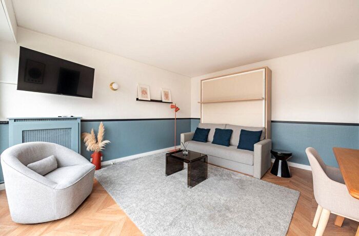 Appartement à louer - Courcelles-Wagram, Paris ème arrondissement - 2 pièces - 1 chambre