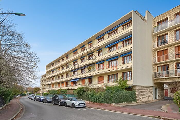 Appartement à vendre - Le Vésinet - 5 pièces - 2 chambres