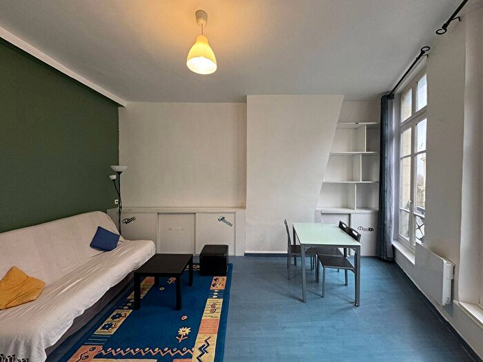 Appartement à louer - Plateau, Laon - 1 pièce