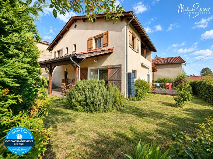 Maison 7 pièces à Thurins, à vendre