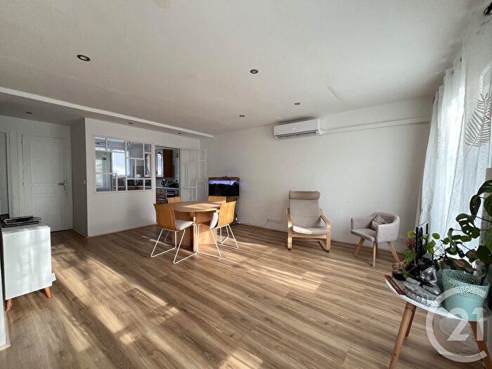 Maison à vendre - Maurepas, Centre-ville, Malmedonne - 6 pièces - 4 chambres