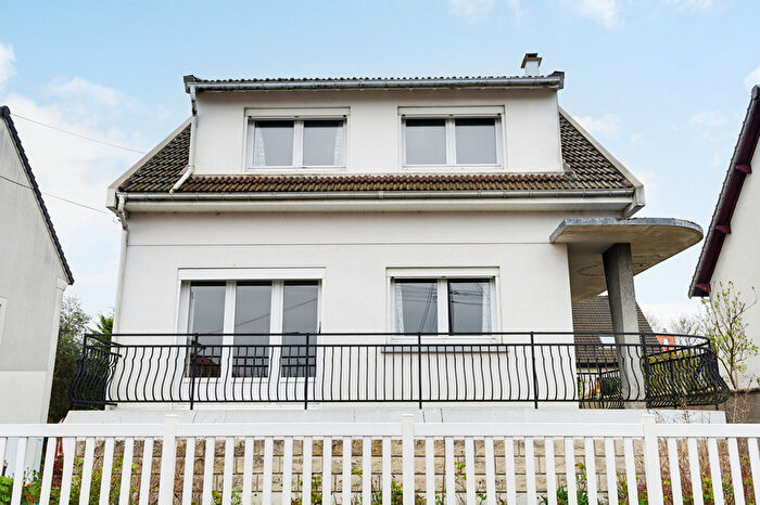 Maison à vendre - Noisy-le-Grand, Centre-ville - 7 pièces - 5 chambres