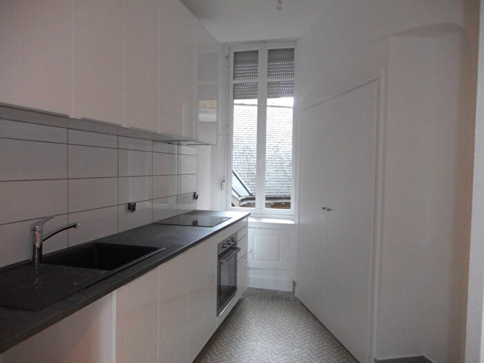 Appartement à louer - Centre Ville, Reims - 5 pièces - 3 chambres