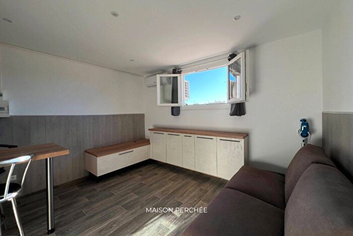 Appartement à louer - Boulevars-Gare-Saint Leger-Chabrand, Draguignan - 2 pièces - 1 chambre