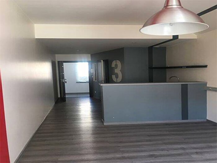 Appartement 1 pièce à Tarentaize-Beaubrun-Severine, Saint-Étienne, à louer