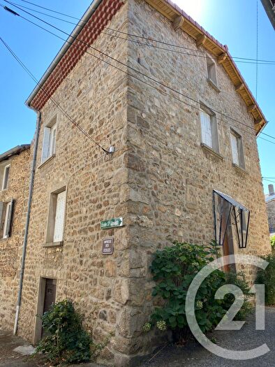 Maison 4 pièces à louer à Roiffieux