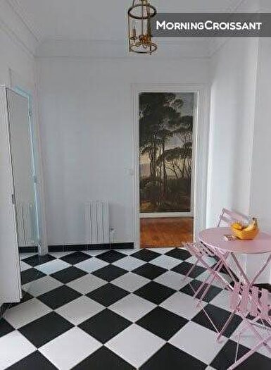 Appartement à louer - Saint Vincent de Paul-Lariboisière, Paris ème arrondissement - 2 pièces - 1 chambre