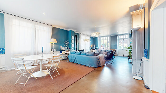 Maison à vendre - Héry-sur-Alby - 15 pièces - 7 chambres