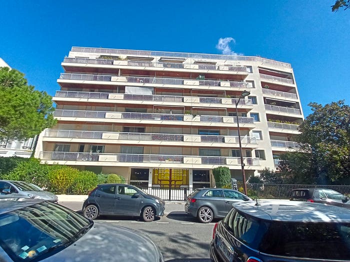 Neuilly-sur-Seine, Plaine des Sablons : Appartement 2 pièces à vendre