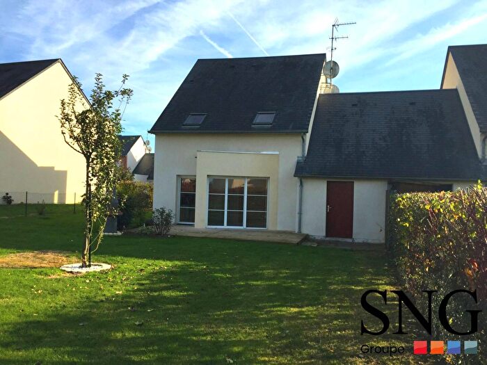 Maison à louer - Est, Lisieux - 4 pièces - 3 chambres