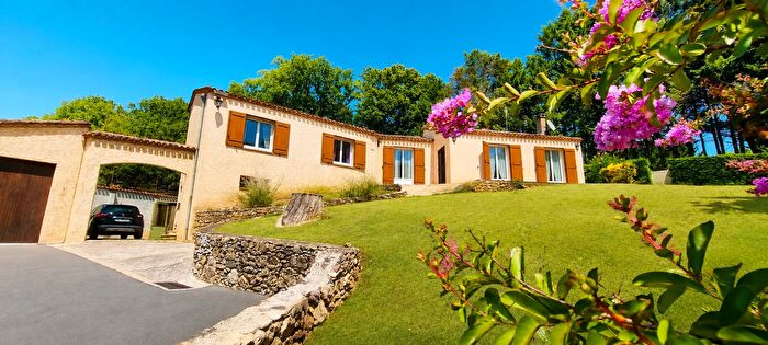 Maison 7 pièces à Mouleydier, à vendre
