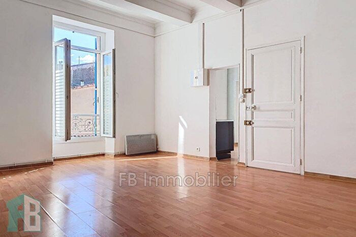 Appartement à louer - Nord et Ouest, Eyguières - 2 pièces - 1 chambre