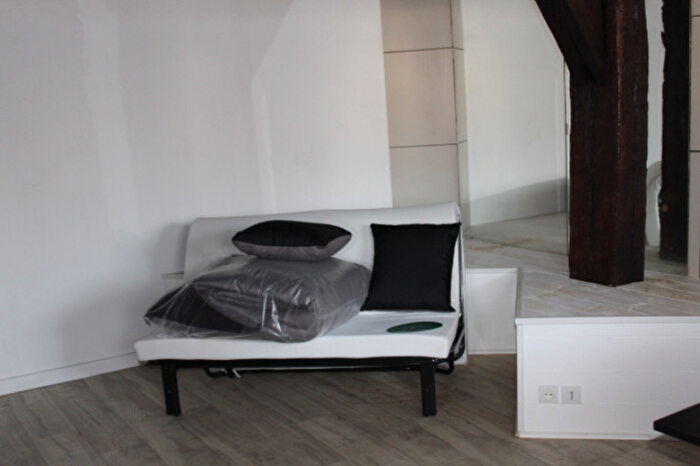 Appartement à louer - Troyes, Cathédrale - 1 pièce