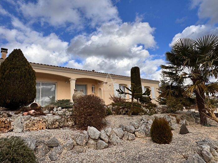 Maison à vendre - Soyaux - 5 pièces - 3 chambres