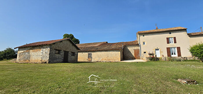 Maison à vendre - Jazeneuil - 6 pièces - 3 chambres