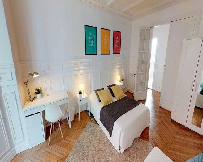 Appartement à louer - Saint Merri, Paris ème arrondissement - 5 pièces - 5 chambres