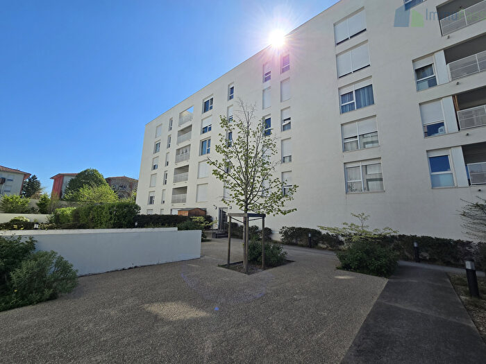 Appartement à vendre - Vénissieux, Max Barel, Charreard - 3 pièces - 2 chambres