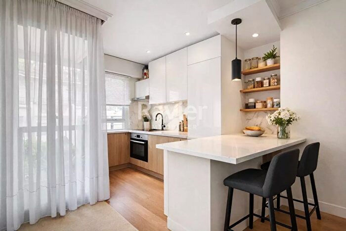 Appartement à vendre - Paris e , Muette-Nord, Trocadéro - 2 pièces - 1 chambre