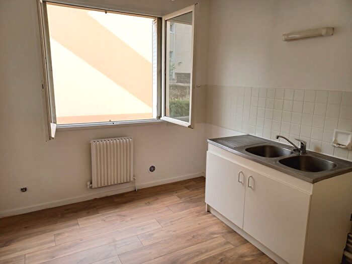 Appartement à louer - Clermont-Ferrand, Vallières, Sallins, Poncillon - 1 pièce