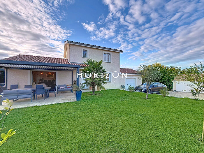 Maison à vendre - La Chapelle-de-Guinchay - 6 pièces - 4 chambres