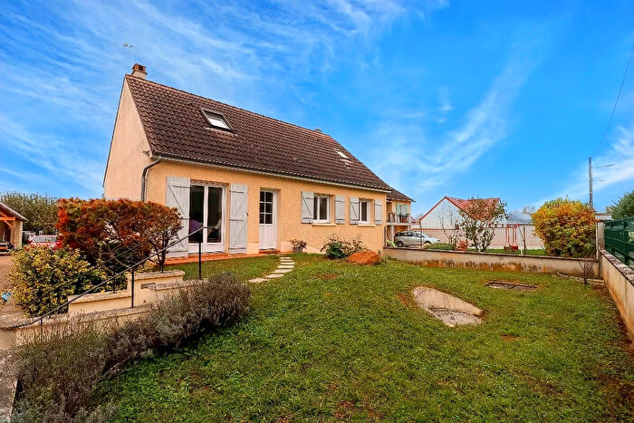 Maison à vendre - Gurgy - 6 pièces - 5 chambres